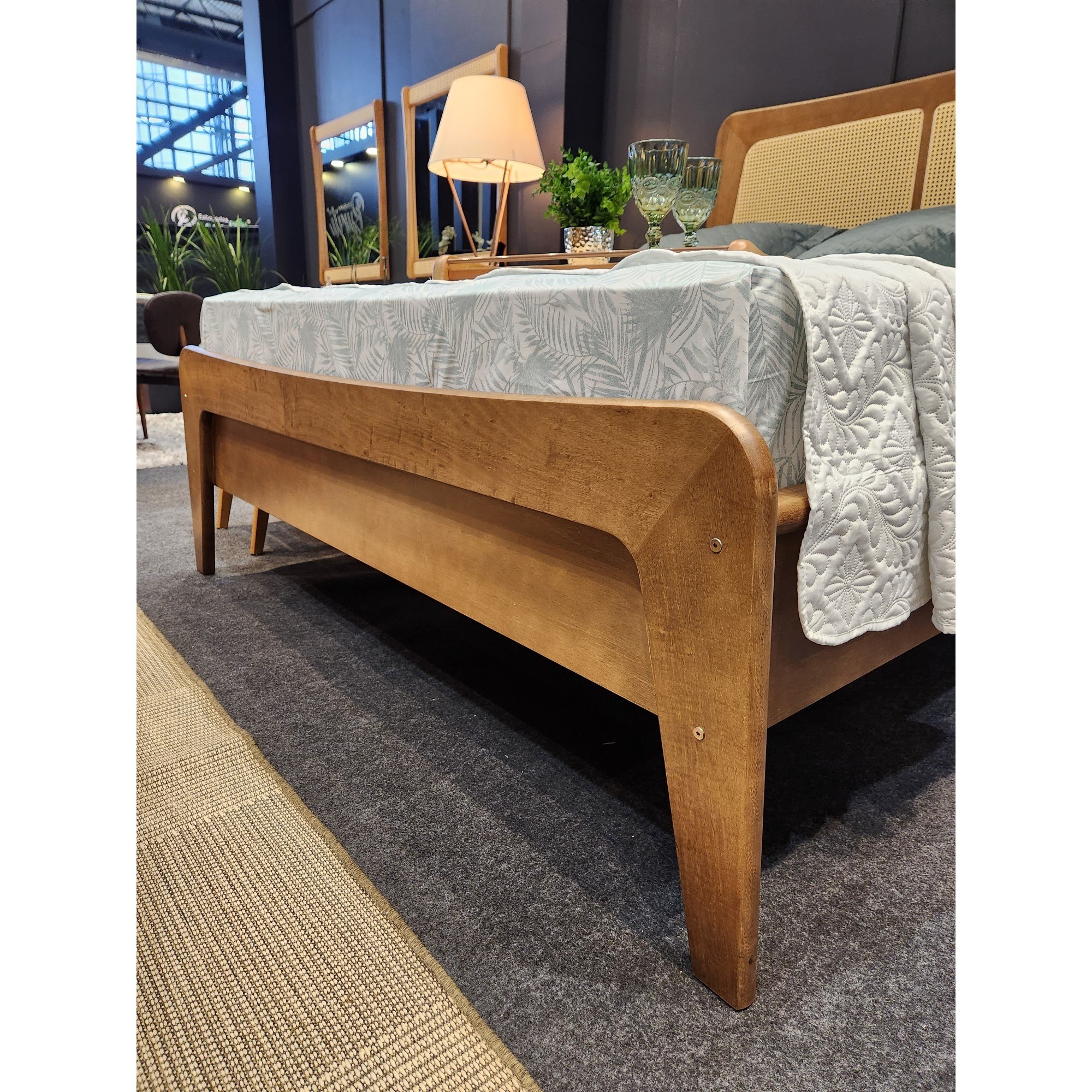 Cama Ricco King Madeira com Palhinha - Imbuia